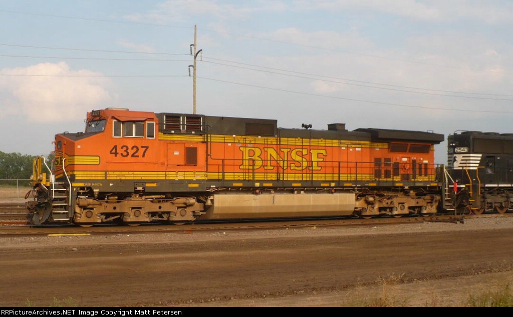 BNSF 4327